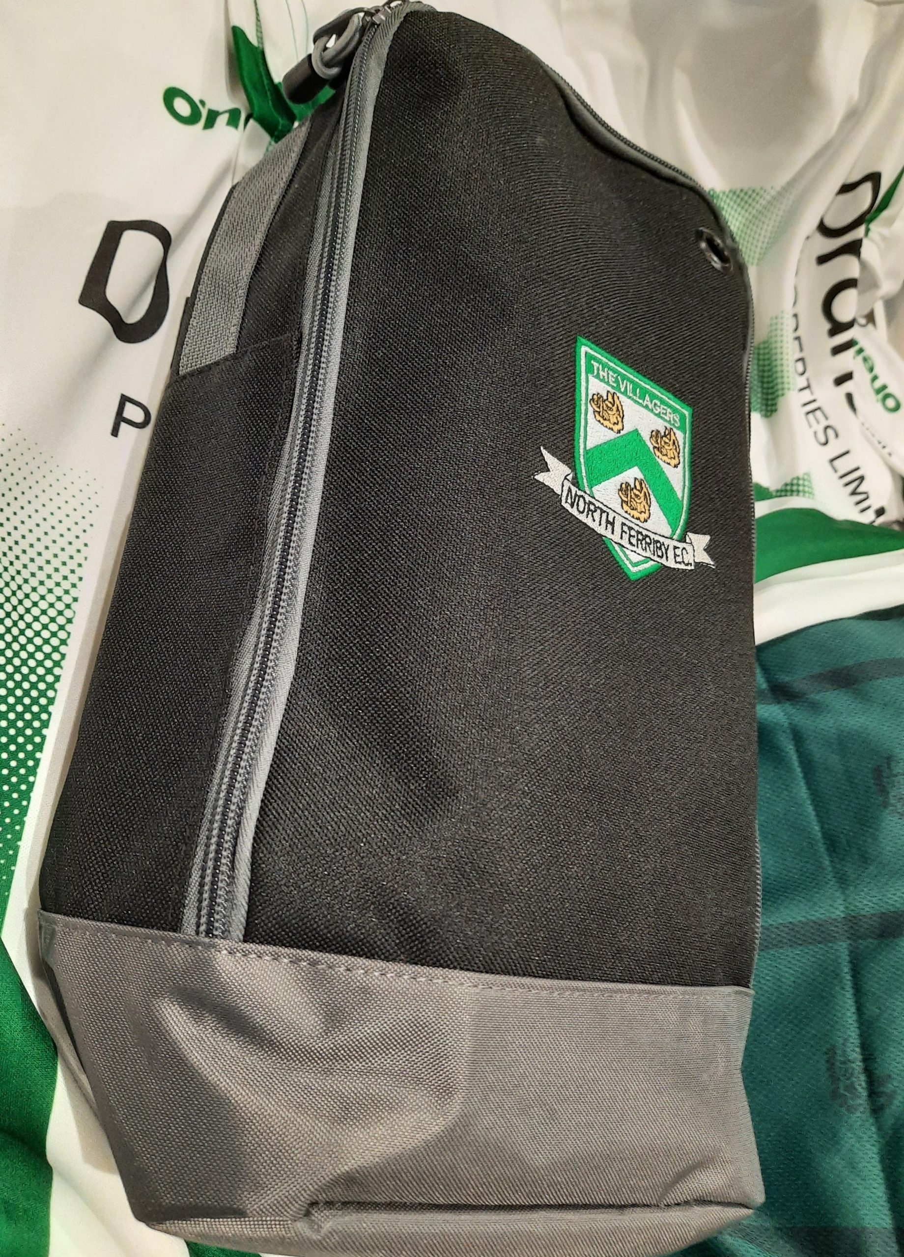 Black zipped boot bag - North Ferriby FC - Club Shop