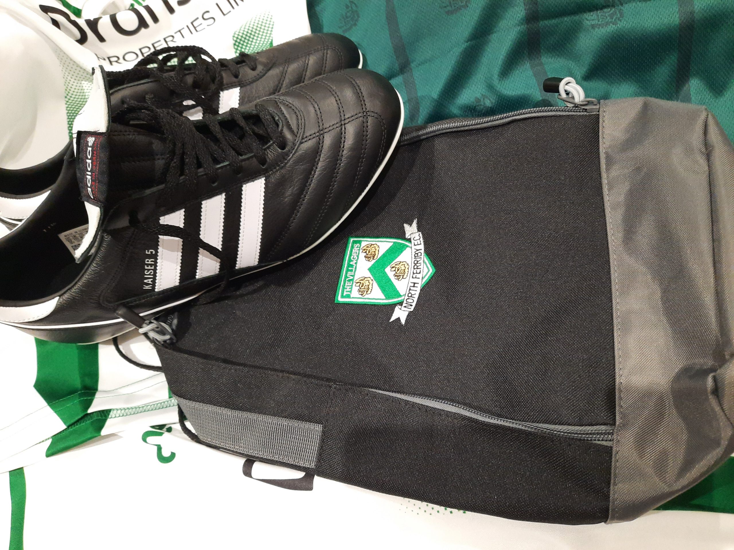 Black zipped boot bag - North Ferriby FC - Club Shop